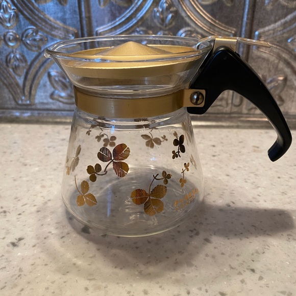 Pyrex | Dining | Vintage Pyrex Gold Clover Single Serve Syrup Creamer ...